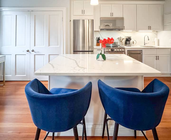 (Bb-2r) Cozy & Cute Back Bay Studio Near Fenway! - Boston, MA