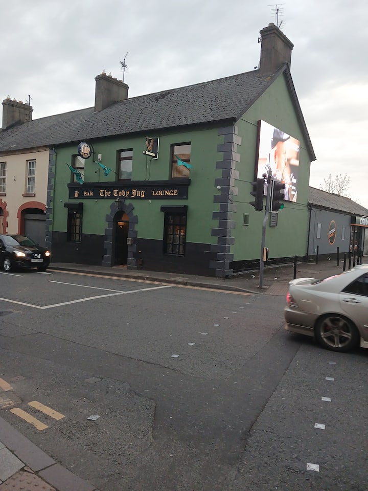 Self-container Apartment Above A Bar - Armagh