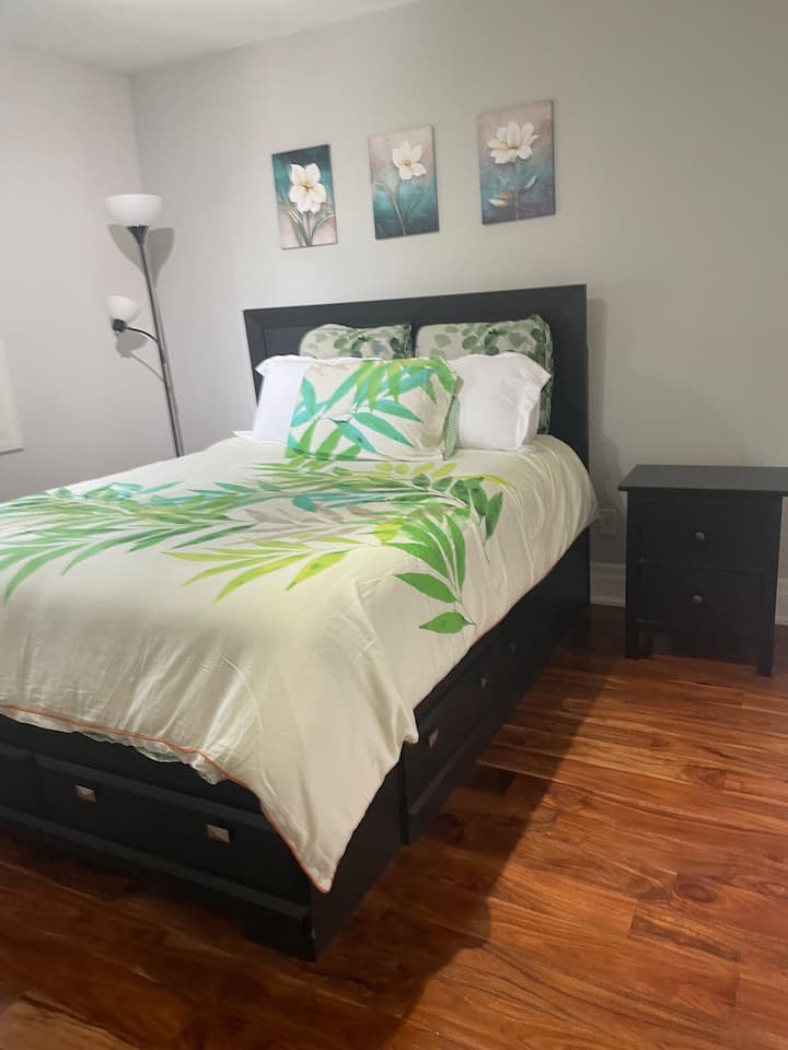 Peaceful & Comfortable Room In Scarborough - Toronto