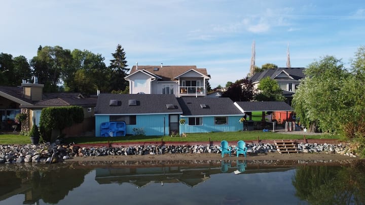 Dayzonthelake - Little Cozy Lakefront Cottage - Lake Country