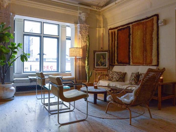 Quad Room In The Heart Of Manhattan + Restaurant - New York City