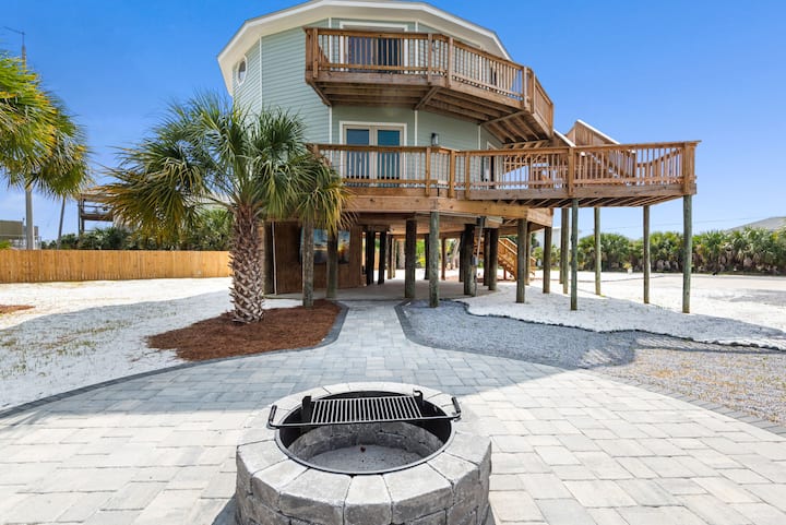 Pet Friendly, Fire Pit+large Backyard |Sandy Mint - Pensacola Beach, FL