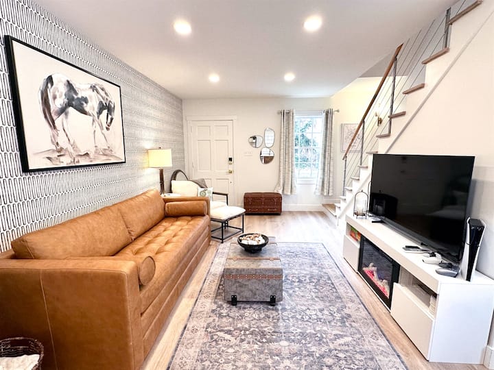 Stylish 2br In Historic Leesburg | Patio, Fire Pit - Leesburg, VA