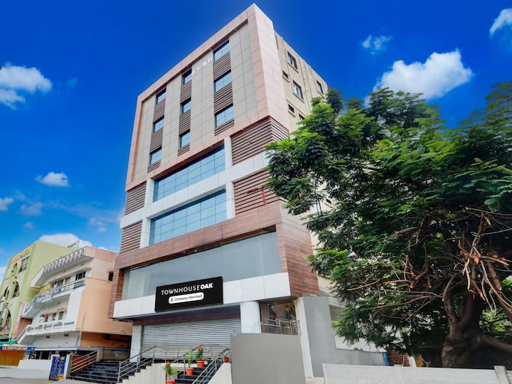 Super Townhouse Oak Garden - Warangal