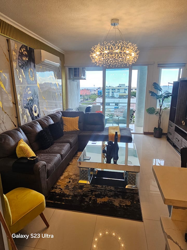 Luxury Apt New Kingston/ 24 Hrs Security/ Pool - Kingston, Jamaica