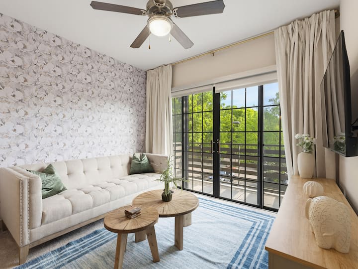 Elegant Studio | Bishop Arts | No Cleaning Fee - N - Highland Hills - Dallas