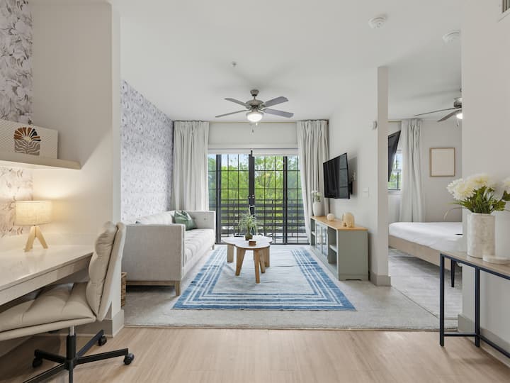 Elegant Studio | Bishop Arts | No Cleaning Fee - N - Dallas, TX