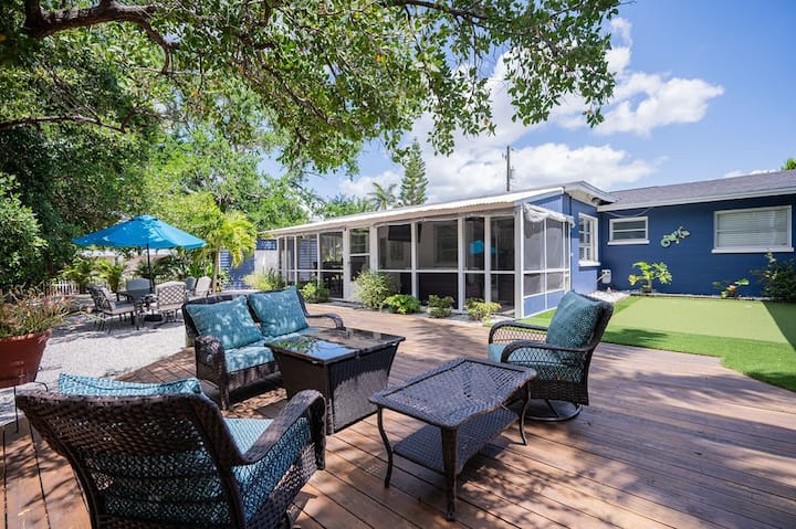 Cortez - Waterfront Escape With Canal Dock - Anna Maria, FL