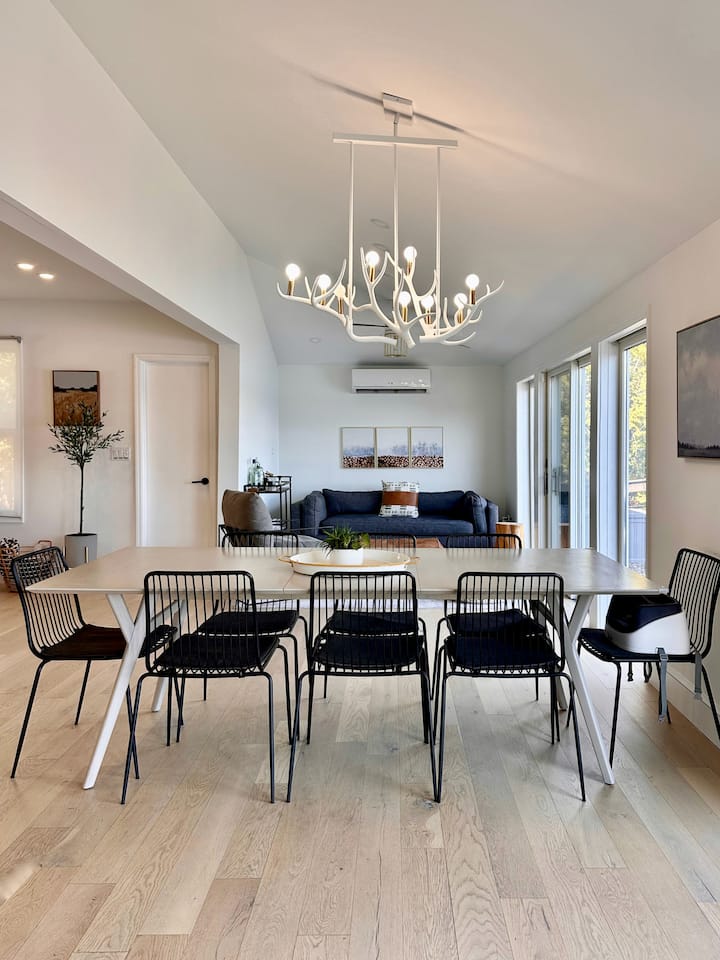 Sun-washed Lake House| Lakefront Home W/ Kayaks - Bethel, NY