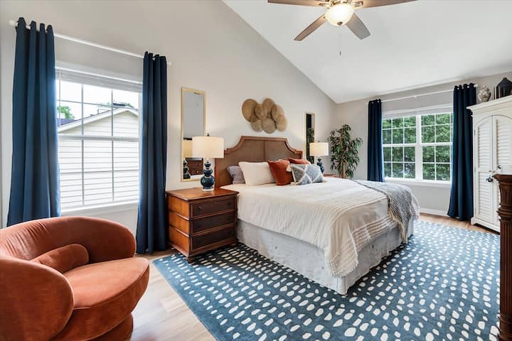 3 Bdr 2.5 Br Cottage In The Heart Of Holly Springs - Cary, NC