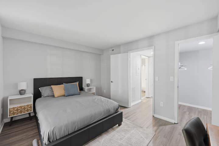 The Domain | Modern Retreat Near Raleigh Woods - Raleigh, NC