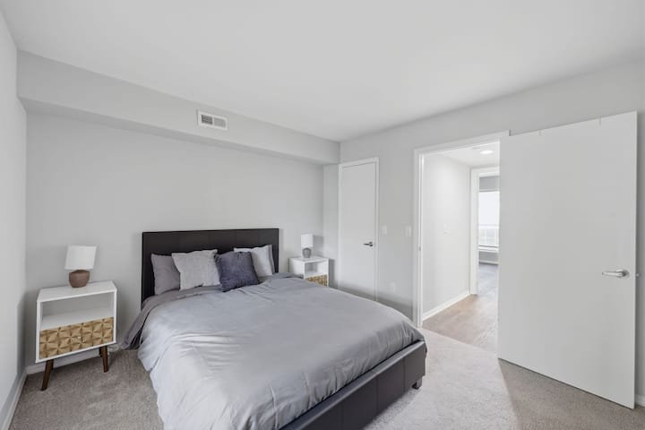 Cozy Modern Apartment At The Domain Raleigh - Raleigh, NC