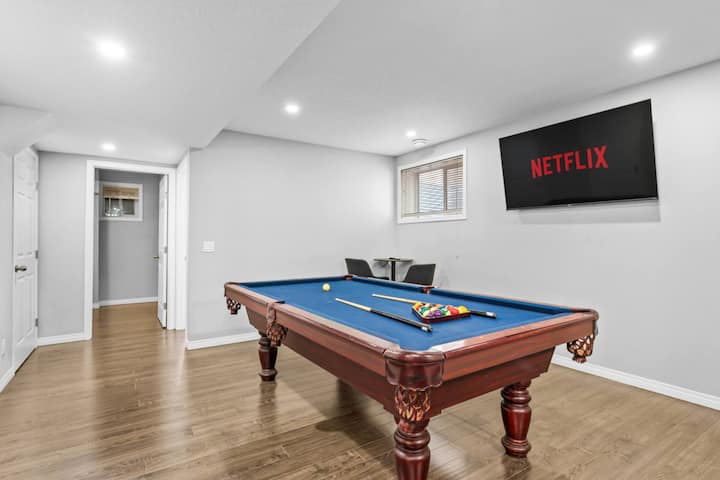 5br House » King Bed » Ac » Pool Table » Garage - Calgary