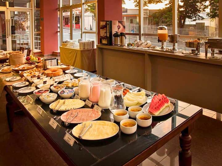 Ap No Centro | Conforto | Café Da Manhã + Academia - Varginha