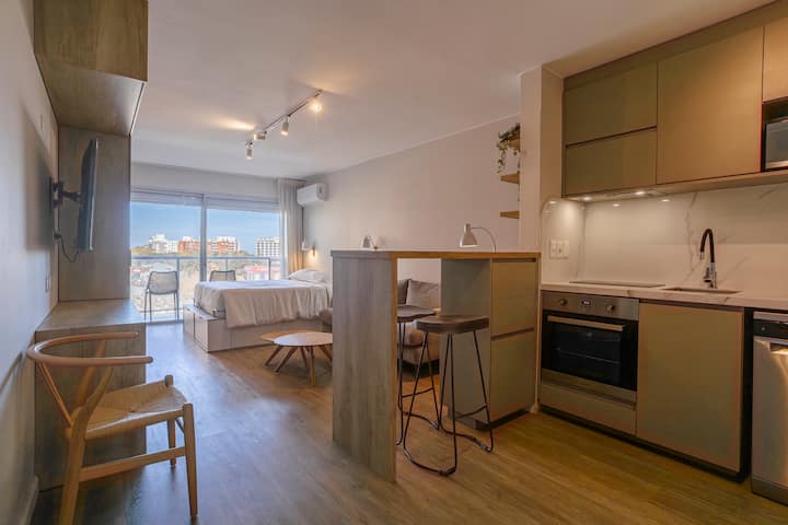 Estudio Equipado En Zona Wtc, A Pasos De La Rambla - Montevideo