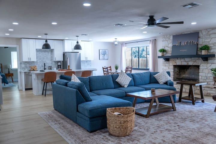 5br + Kids Nook, Sleeps 12+, Game Room, Fire Pit - San Antonio, TX