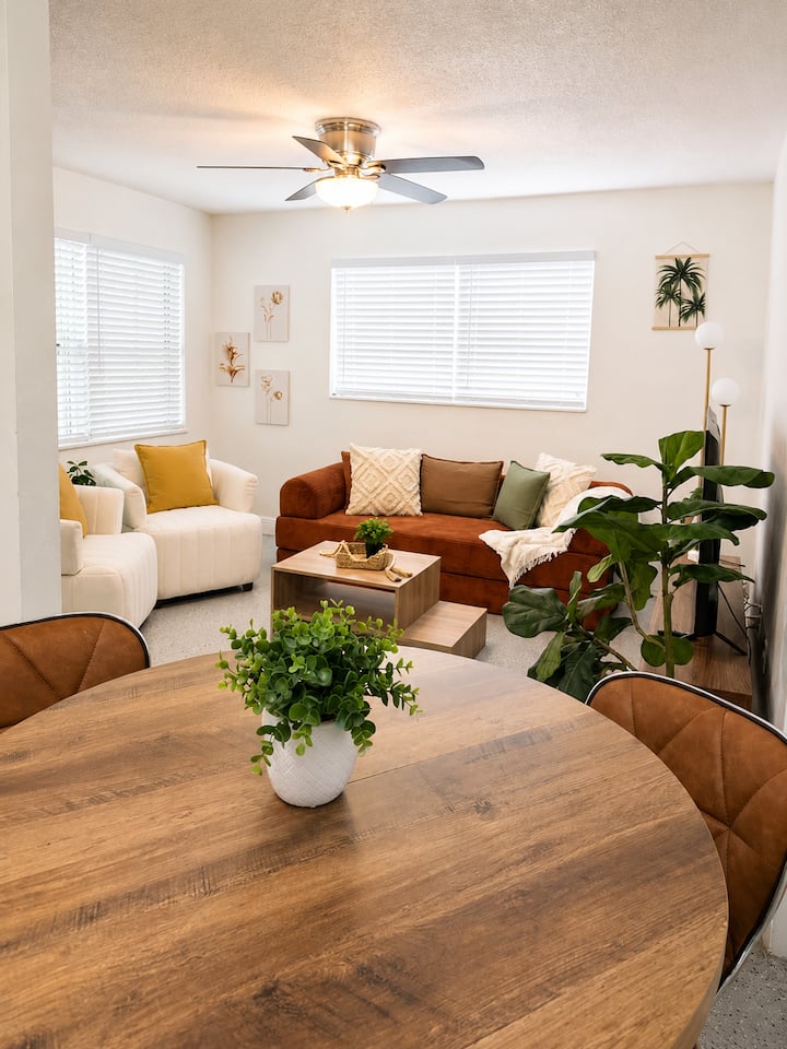 Central Apt | Workspace | Pets Ok - Fort Lauderdale, FL