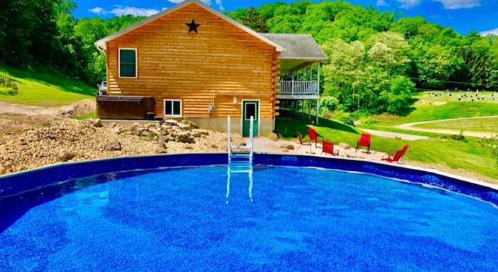 Wexford Cabin W/ Pool & Hot Tub 6br - Iowa