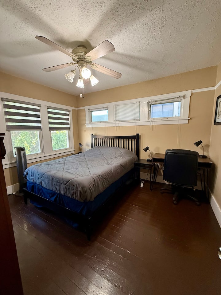 R1: Master Bedroom W/private Bath Downtown Sj - San Jose, CA