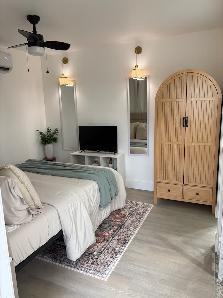 Completely Private Tiny Home! East Orl./ Ucf Area. - Orlando, FL