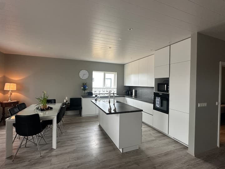 Quiet Home By The River & Scenic Trails - Selfoss