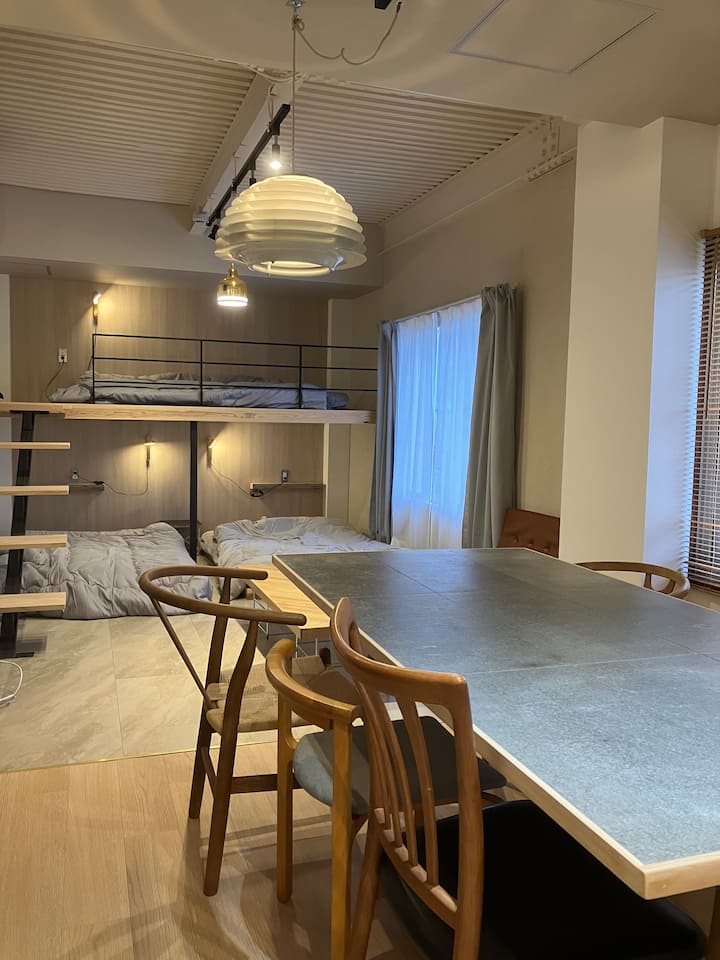 米子中心市街地
利便性抜群のセルフチェックイン式の一日ひと組限定一棟貸しホテルになります。 - 요나고시