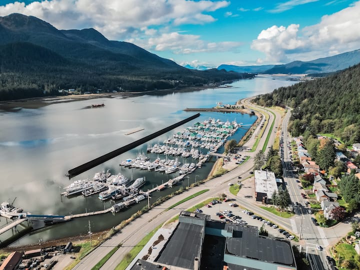 King Bed - Full Kitchen With Washer/dryer Downtown - Juneau, AK