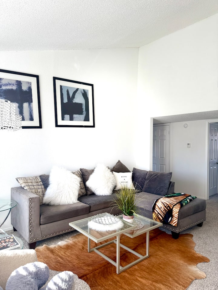 Peaceful Retreat In Vibrant Addison - Farmers Branch, TX