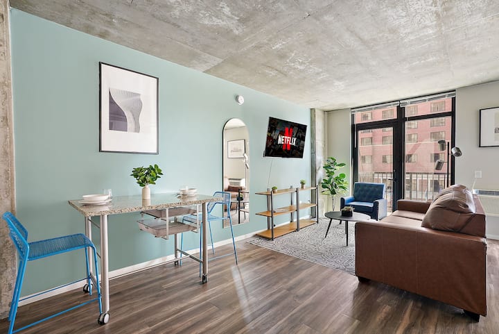5 Star Luxury Condo: Pool+gym+rooftop Lounge - Minneapolis, MN