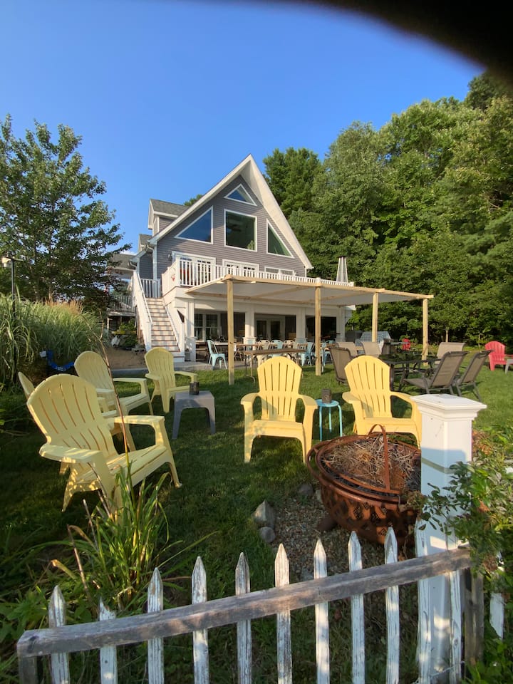 World Cup Lakehouse | Hot Tub & 15 Min To Gillette - Lake Sabbatia, MA