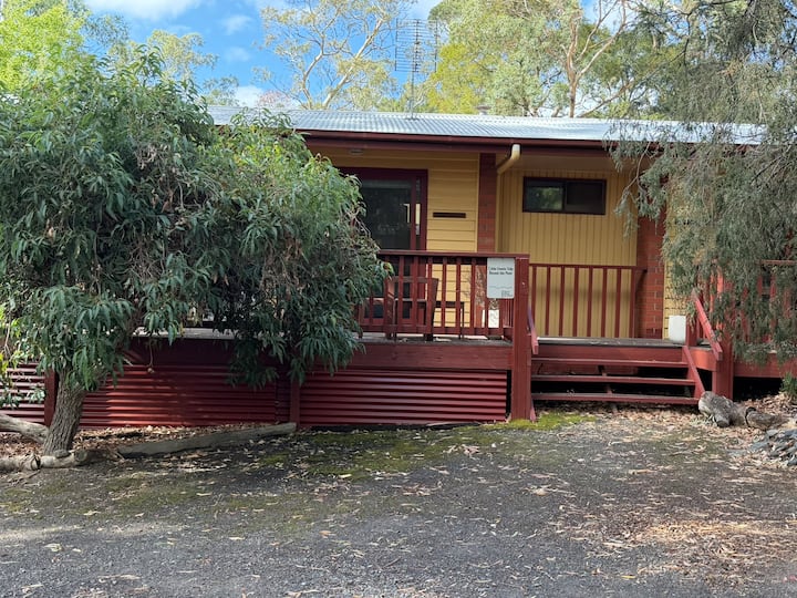 Froggy’s Quarters Cabin 8 - Possum - Halls Gap