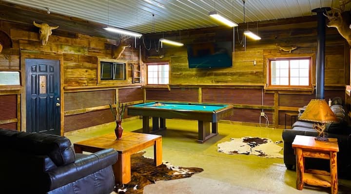 Sunset Lodge 10 Bed Cabin W/ Pool & Hottub - Yellow River State Forest, Harpers Ferry