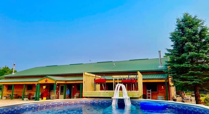 Sunset Lodge 10 Bed Cabin W/ Pool & Hottub - Yellow River State Forest, Harpers Ferry