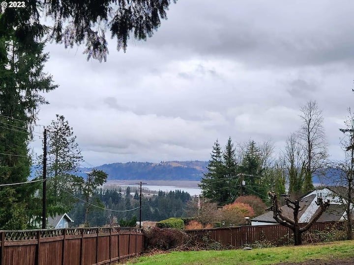Columbia River View - Washougal, WA