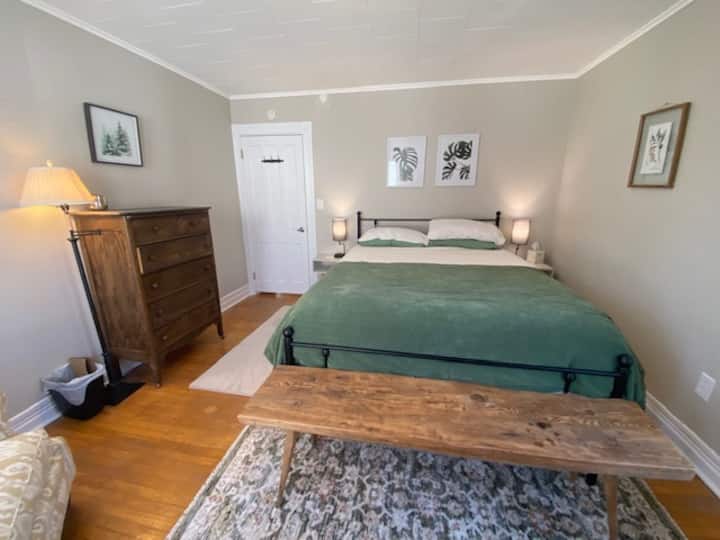 Brick & Bramble – Vintage Charm Meets Quiet Luxury - Glens Falls, NY