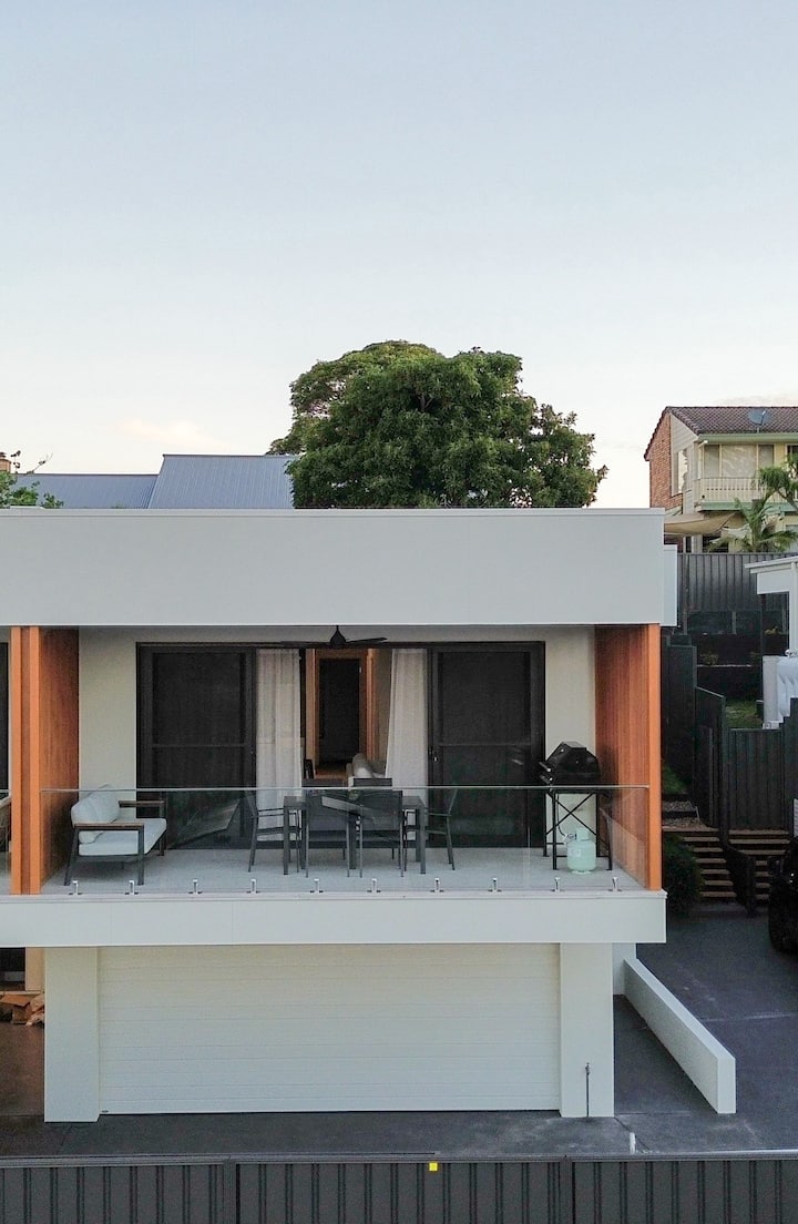 "Stone" 2 Master Suites, Bay Views, Walk To Marina - Nelson Bay