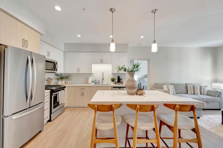 Brand New! Gorgeous & Clean 2br Apt W/ Pool & Gym - Irvine, CA