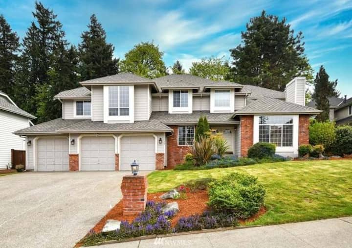 Spacious Retreat Room @ 1.5 Mi From Kent Station - Kent, WA