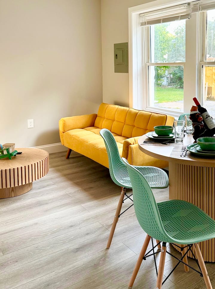 Cozy And Charming 2br 1st Floor Near New Haven - Derby, CT