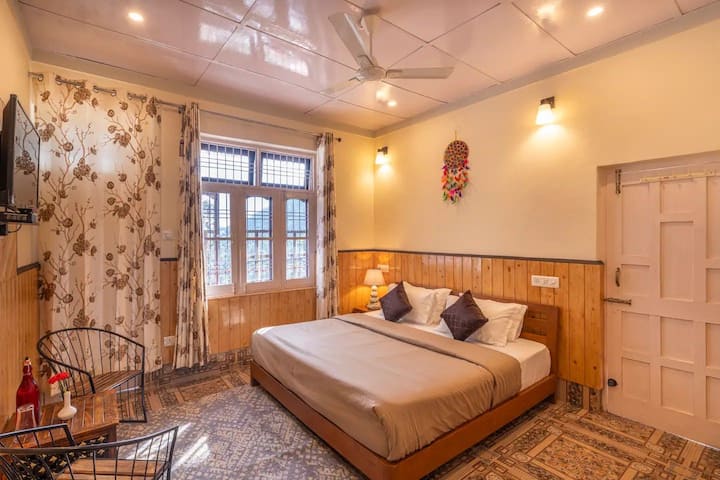 Mountain Homestay W/ Valley Views & Meals, Hp - Dharamshala