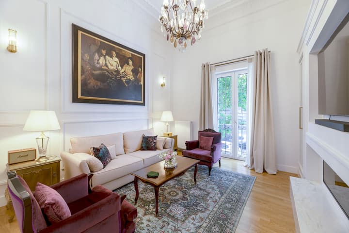 Historic Athens Home With Heated Plunge Pool · - Athens