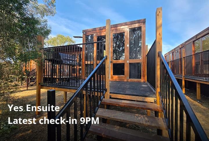 Designer Cabin Queen With Bathroom - Stawell