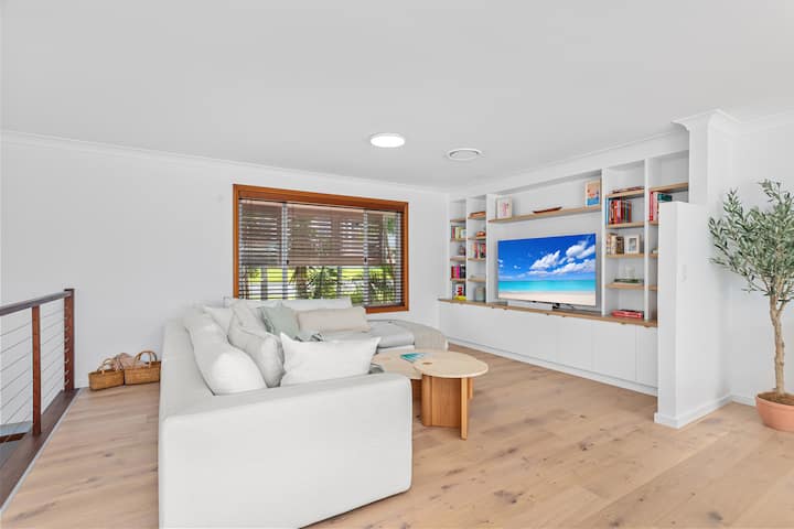 Vivid Retreat - Forster