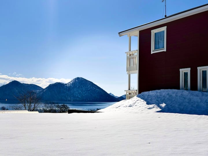 洞爺湖を望む4ldk貸別荘｜150坪の敷地に佇むレイクビューテラス付き一軒家 - Date