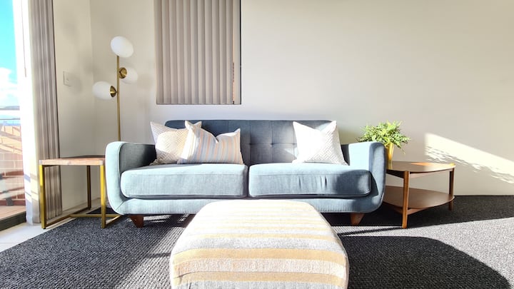 Modern 1br Apartment | Walk To Dining & Transport - Auburn