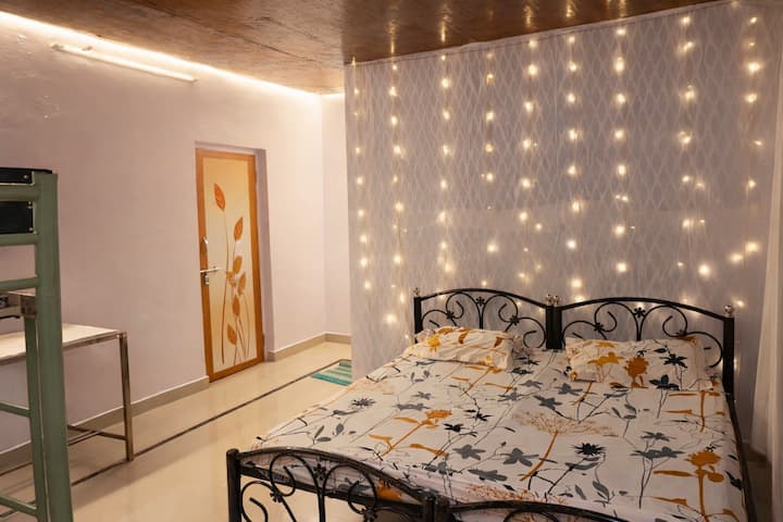 Peaceful Stay In Srivardhan | Budget Room - Shrivardhan