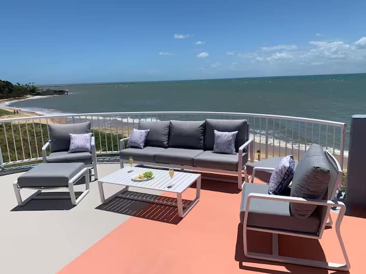 Hervey Bay Beachfront Apartment + Rooftop Terrace - Hervey Bay