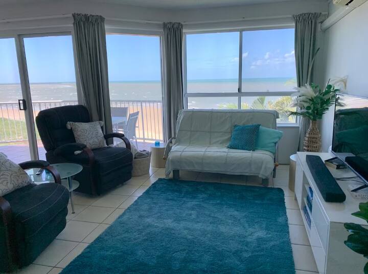 Hervey Bay Beachfront Apartment + Rooftop Terrace - Hervey Bay