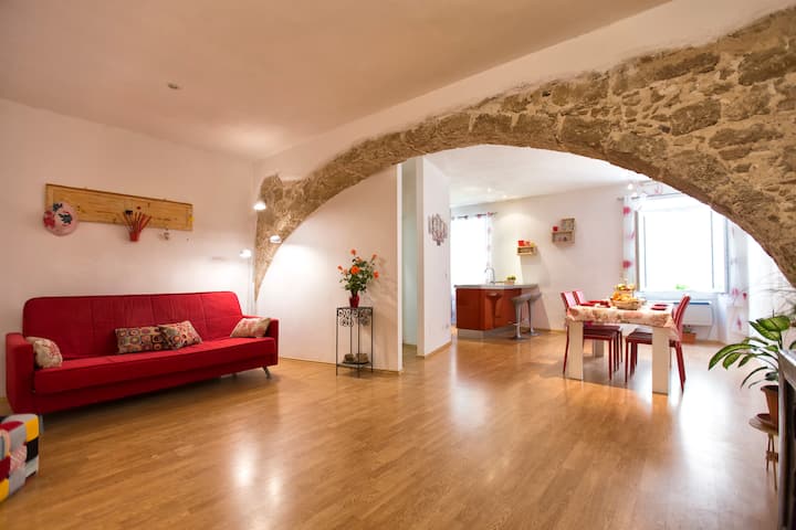 Charming Open Space In The Old Town - Alghero