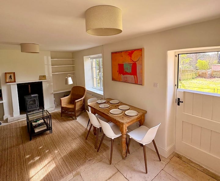 Glorious Cottage On A Historical Private Estate - Stroud, UK